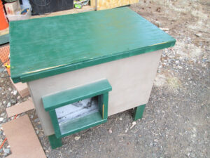 9 DIY Slanted-Roof Dog House Plans You Can Build Today (With Pictures)