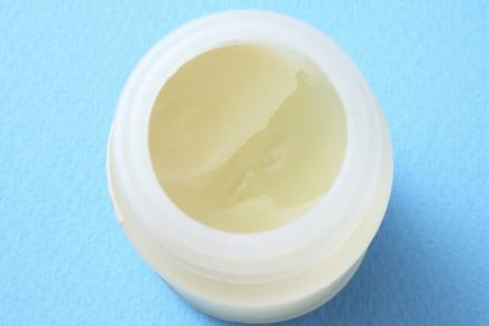 Can I Put Vaseline on My Cat’s Paws? Our Vet Discusses Safety ...