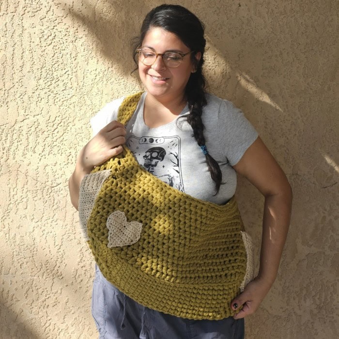 6 DIY Cat Slings You Can Make Today (With Pictures) | Hepper Pet Resources