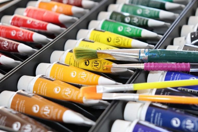My Cat Ate Paint! Our Vet Explains What to Do | Hepper Pet Resources