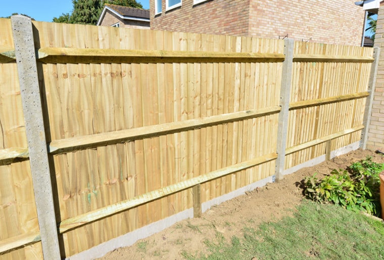 How to Dog-Proof a Fence - 9 Great Options (With Pictures) | Hepper Pet ...