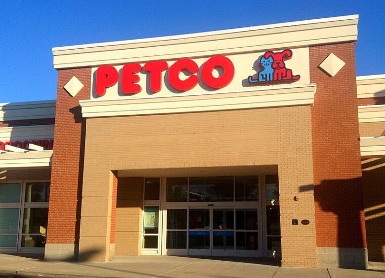 Does Petco Allow Dogs? All You Need To Know (2025 Update) | Hepper Pet Resources