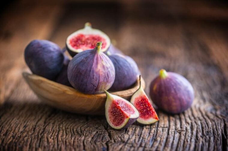 Can Dogs Eat Figs? Vet Approved Nutrition Facts & Safety Guide | Hepper ...