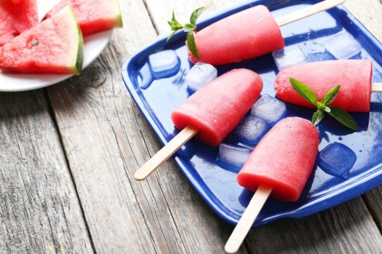 My Dog Ate a Popsicle Stick: Our Vet Explains What to Do | Hepper Pet ...