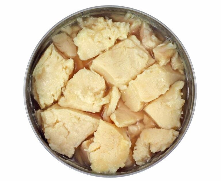 Can Dogs Eat Canned Chicken? Vet-Reviewed Facts & FAQ | Hepper Pet ...