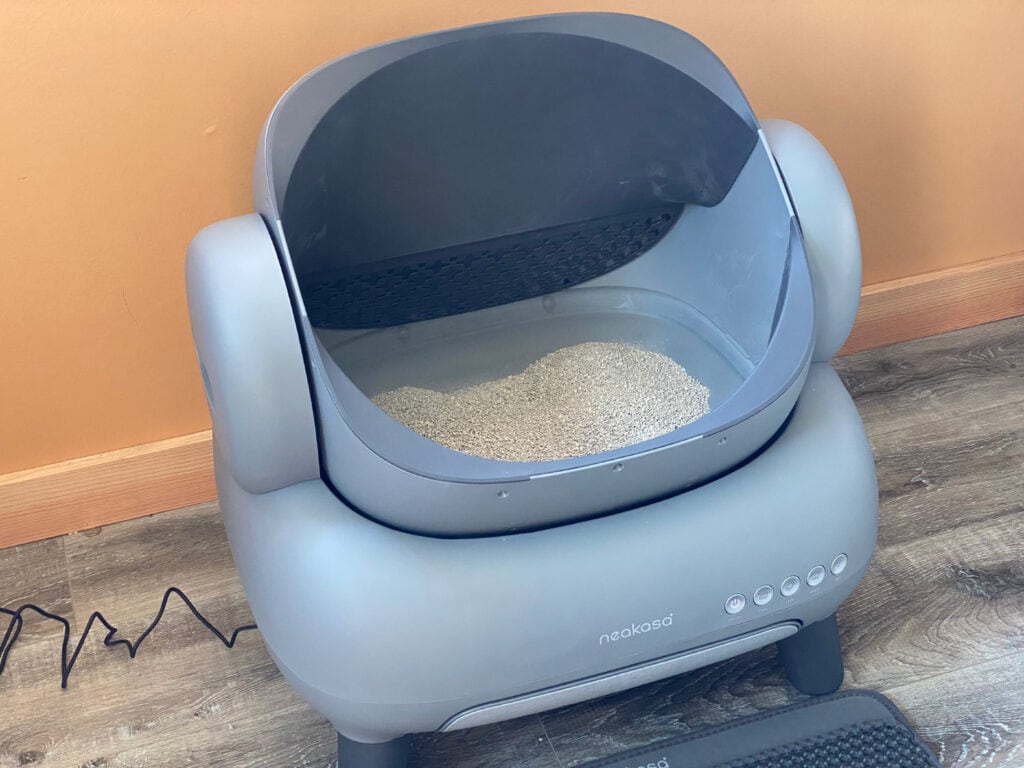 Neakasa M1 Litter Box Review 2026: An Expert’s Guide | Hepper Pet Resources